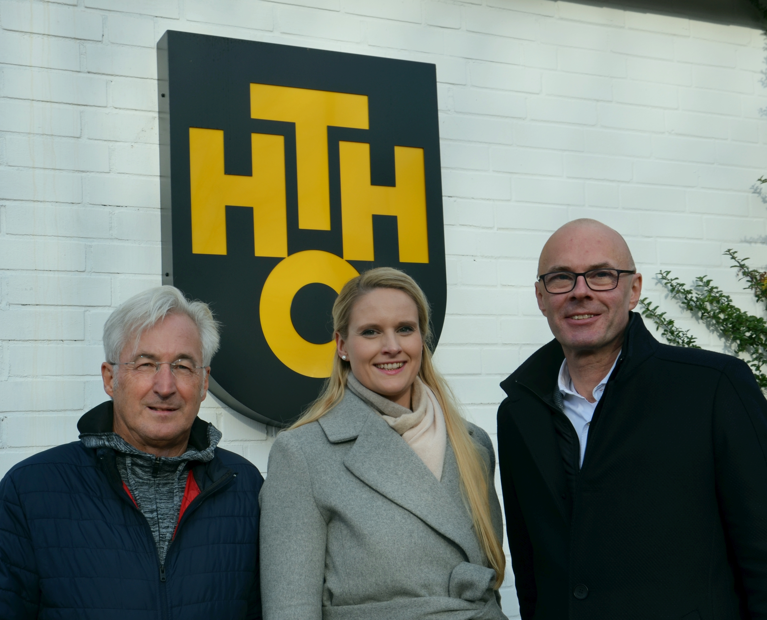 Sanierung und Solarzellen für das Dach der Tennishalle des HTHC in ...